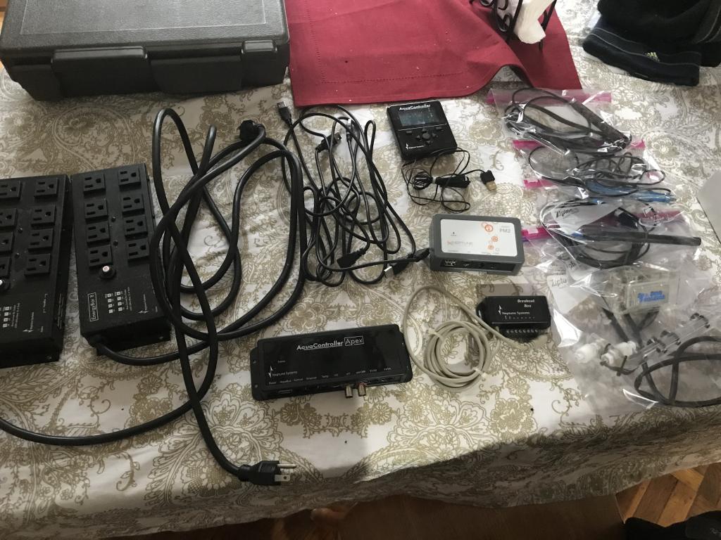 F/S- Neptune Apex Aquacontroller with many Add-Ons